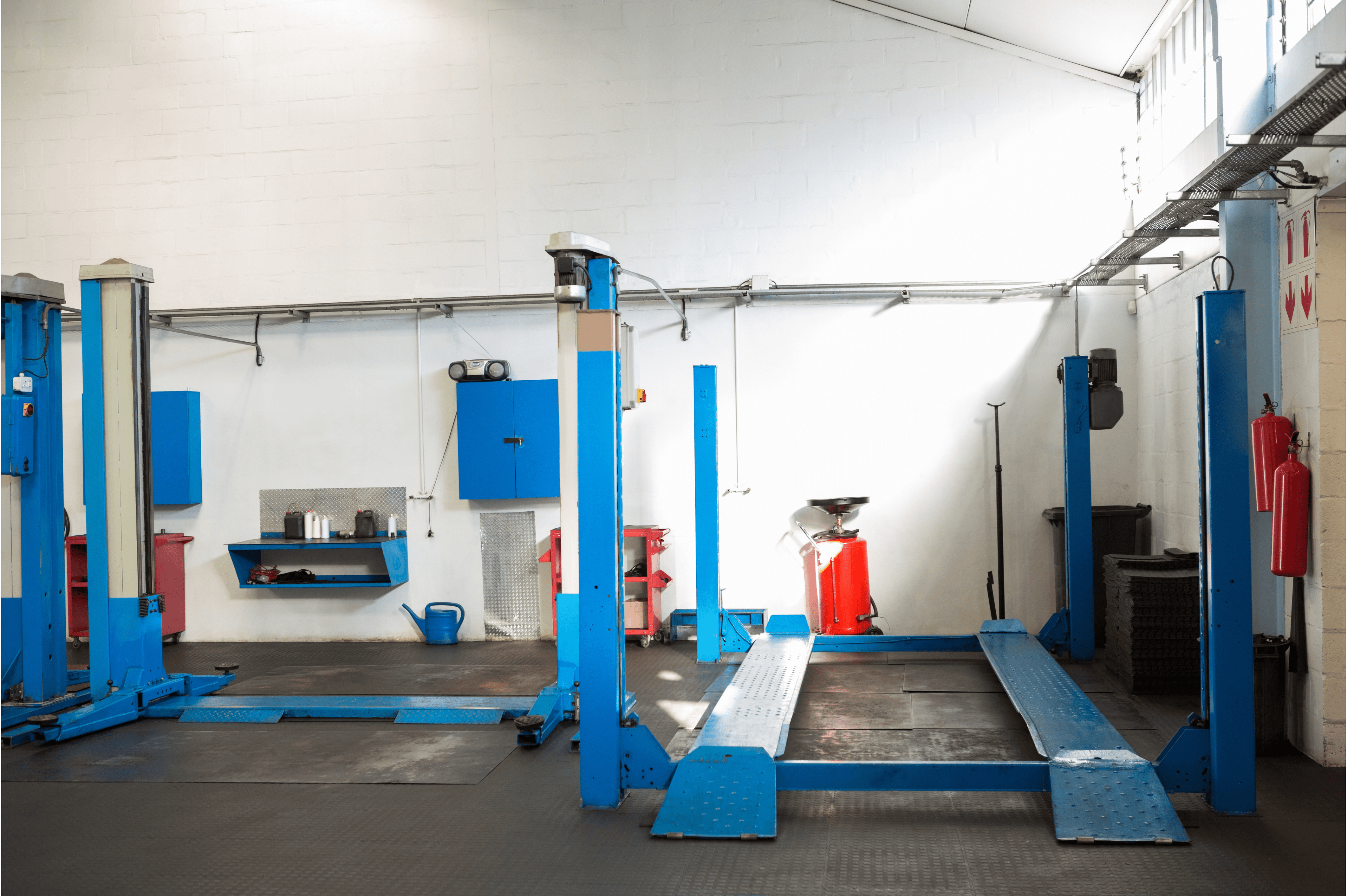 2-Post vs 4-Post Lift: Pick the Right One | Pitstop Pro
